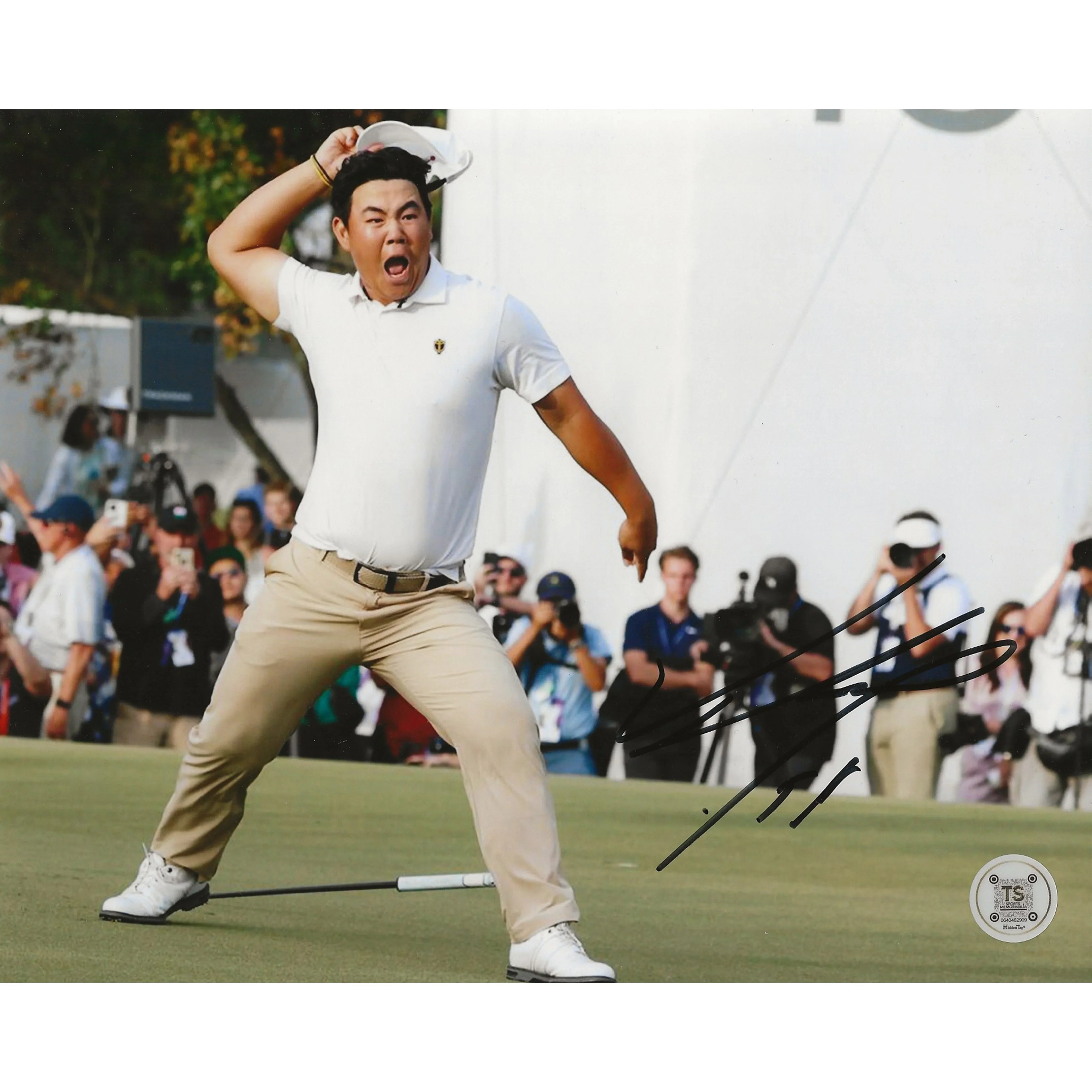 Tom Kim Autographed 2022 Presidents Cup Putt Celebration 8x10 Photo ...